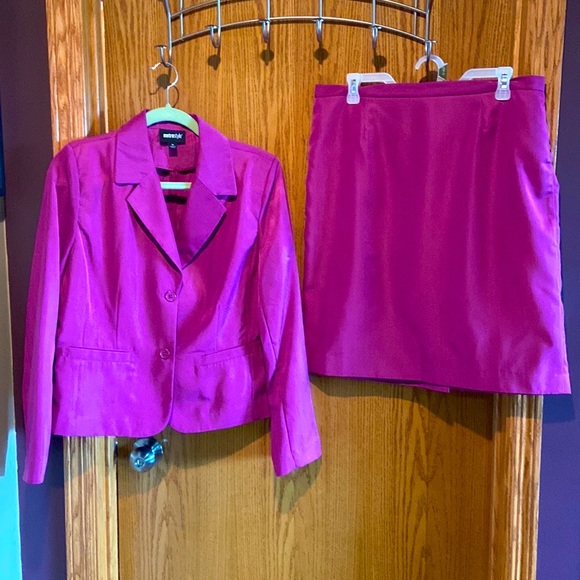 metrostyle | Skirts | Metro Style Skirt Set Size 4 Magenta Color | Poshmark
